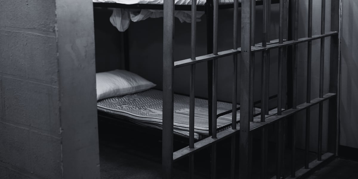 Elderly inmate imprisoned for murdering ex-husband dies in Lincoln hospital Elderly inmate imprisoned for murdering ex-husband dies in Lincoln hospital