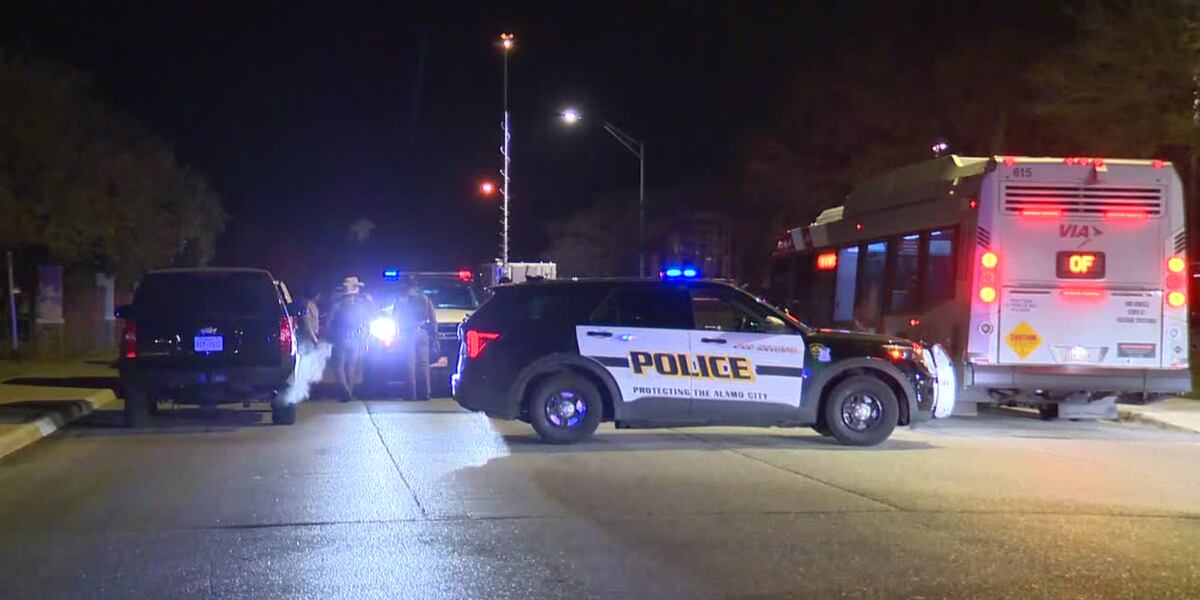 7 police officers shot while responding to a call in San Antonio 7 police officers shot while responding to a call in San Antonio